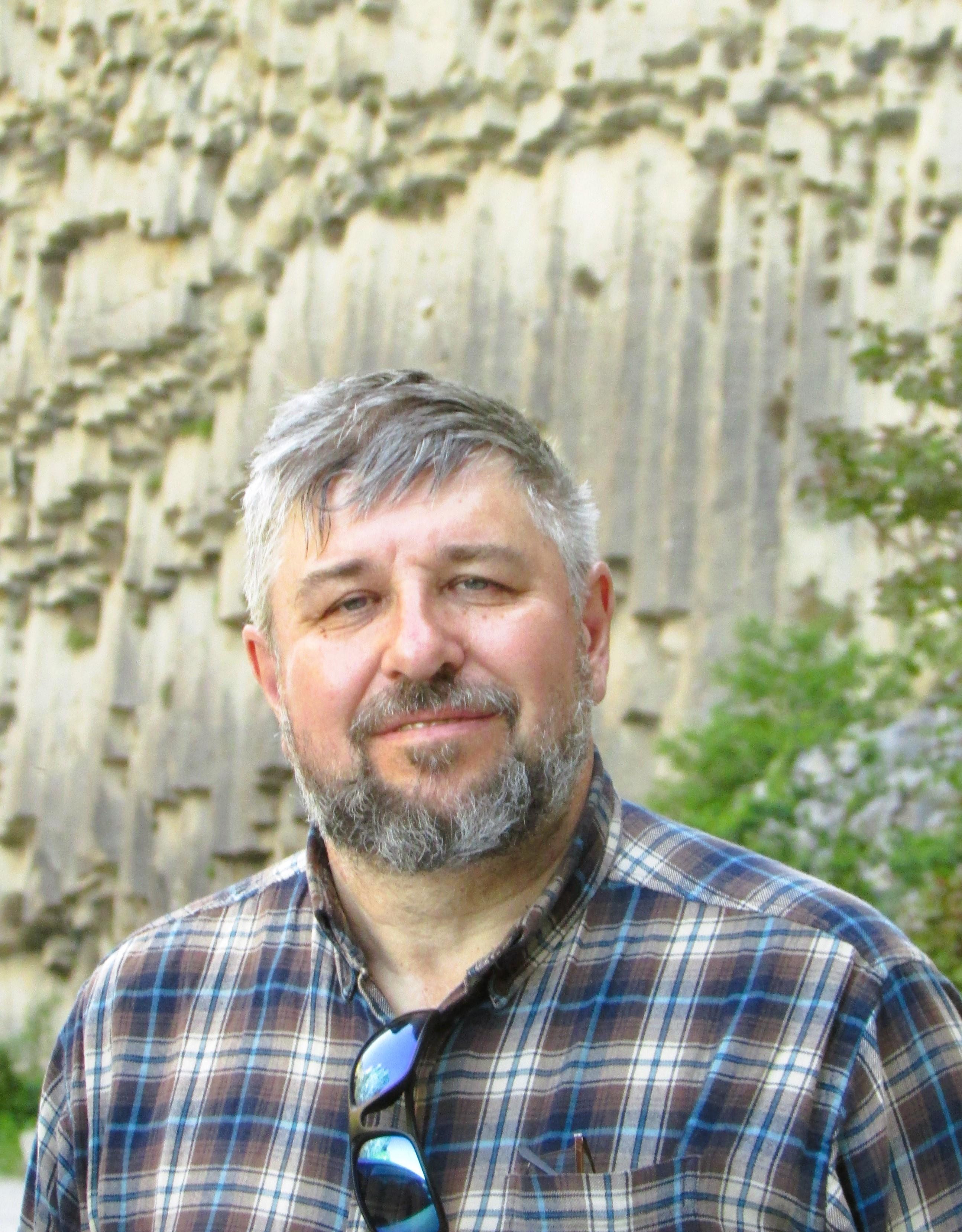 Oleg Melnik | Department of Earth Sciences